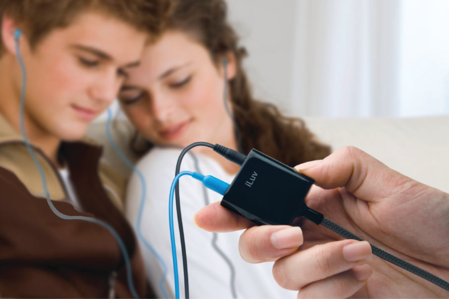 USB-C 2-Way Audio Splitter – iLuv Creative Technology